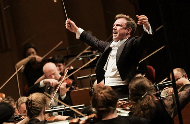 What exactly does a Conductor do? - Radio Art - The Art of Relaxing ...